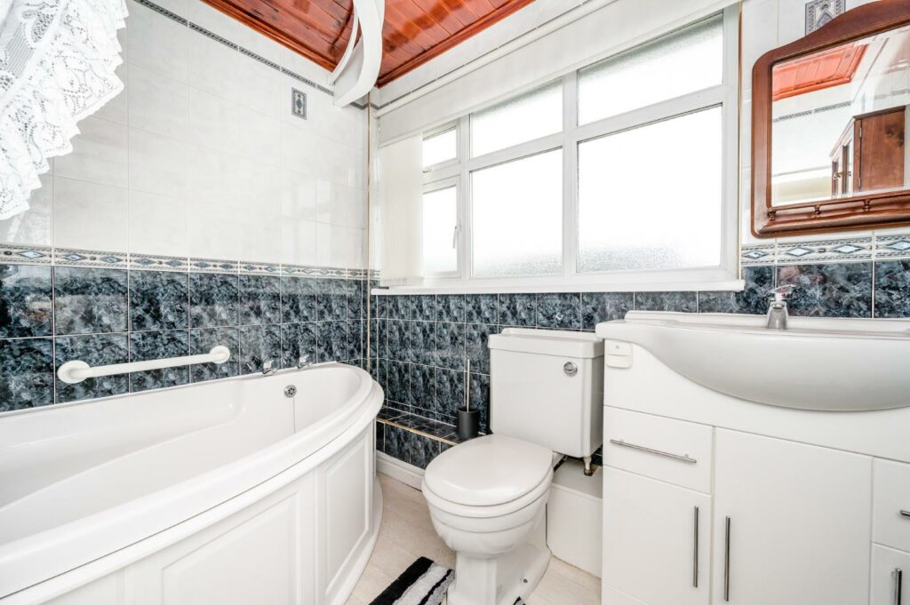 Wharfedale Drive, Rainhill, Prescot - Stapleton Derby